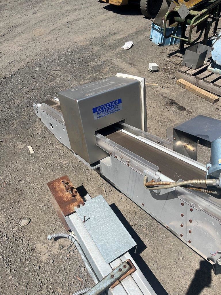 Metal Detection Reject Conveyor - FA Maker