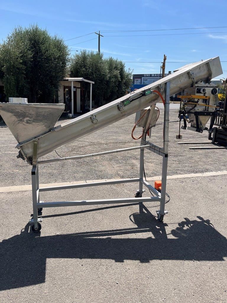 Bagging unit with SS Hopper and Screw Conveyor. |FA Maker