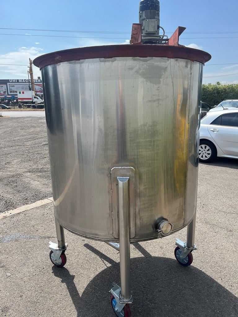 Stainless Steel Tank with Agitator |FA Maker