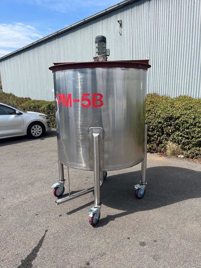 Stainless Steel Tank with Agitator |FA Maker